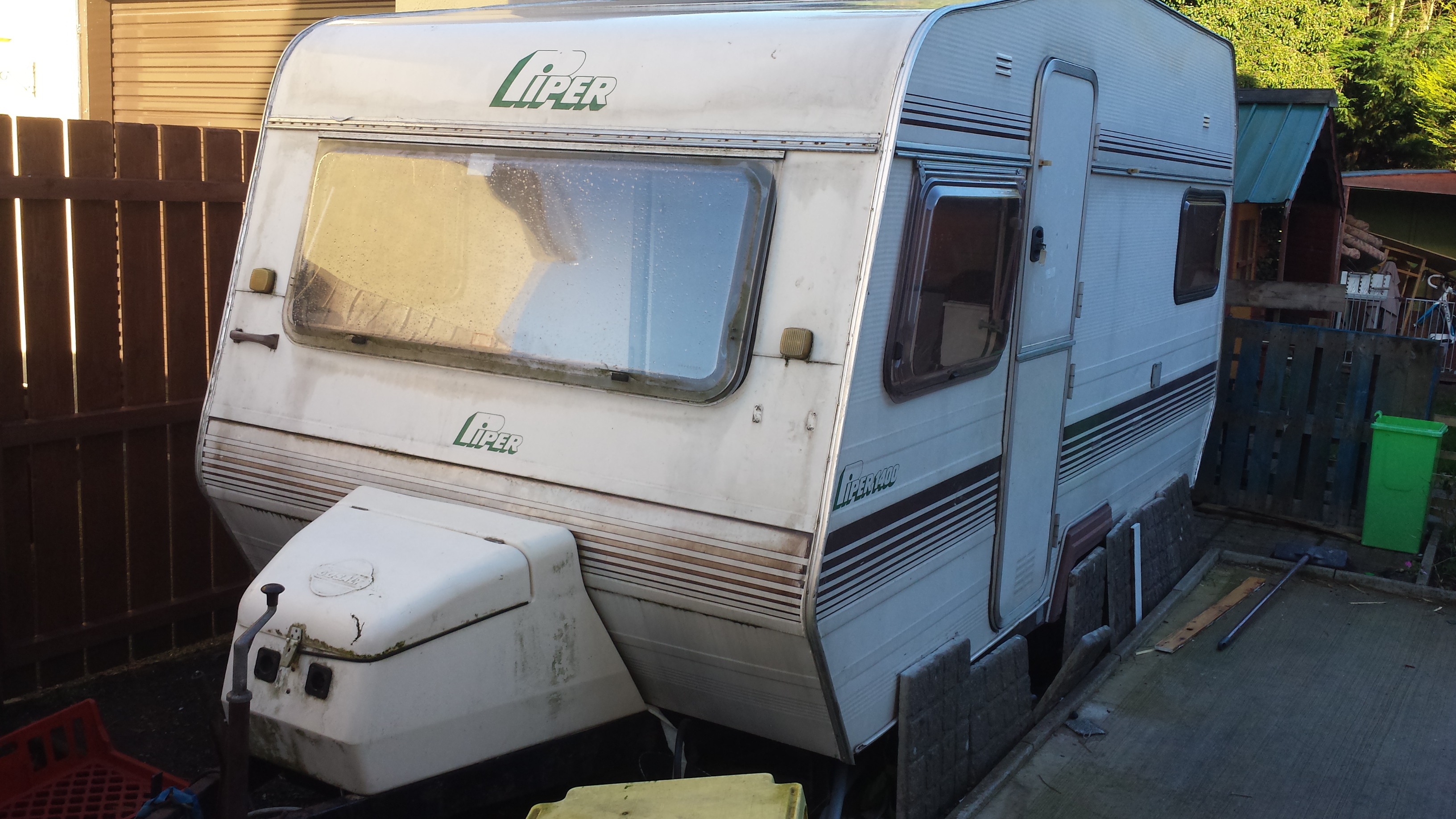 Converting a Caravan to an Office - Feganegg